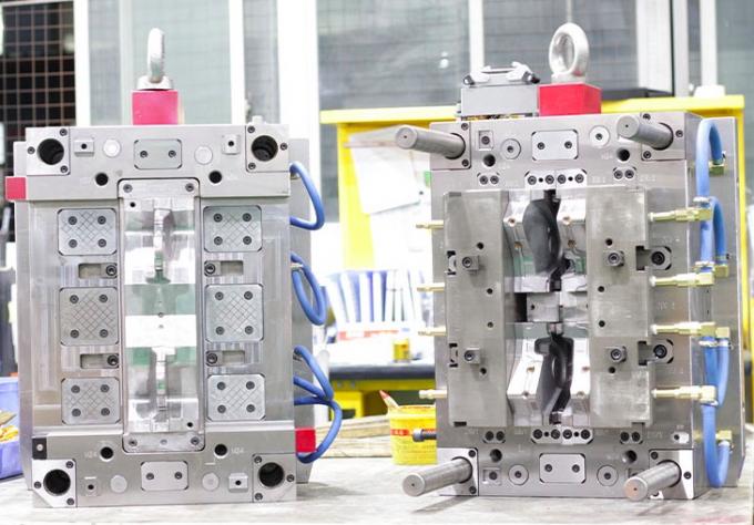 Wear Resistant IGS H13 Hot Runner Injection Mold